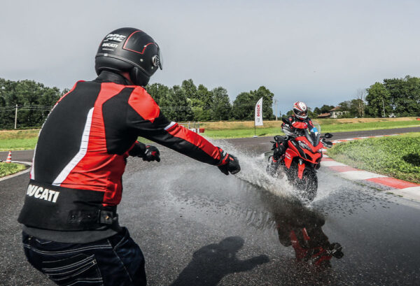 Motorcycle Stability Control (MSC) - CuoreDesmo