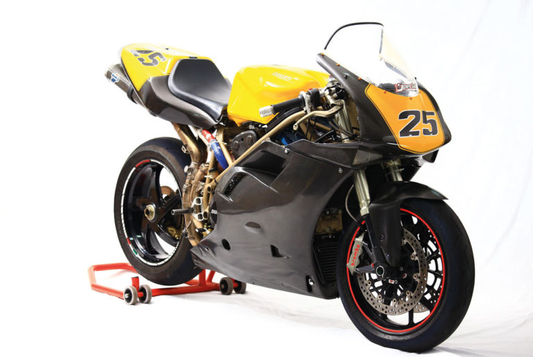La 748 special con motore 848 EVO - CuoreDesmo